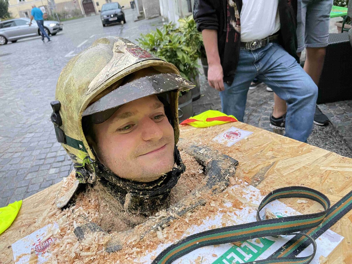 Poltern unseres "Haxn": Freiwillige Feuerwehr Hall in Tirol